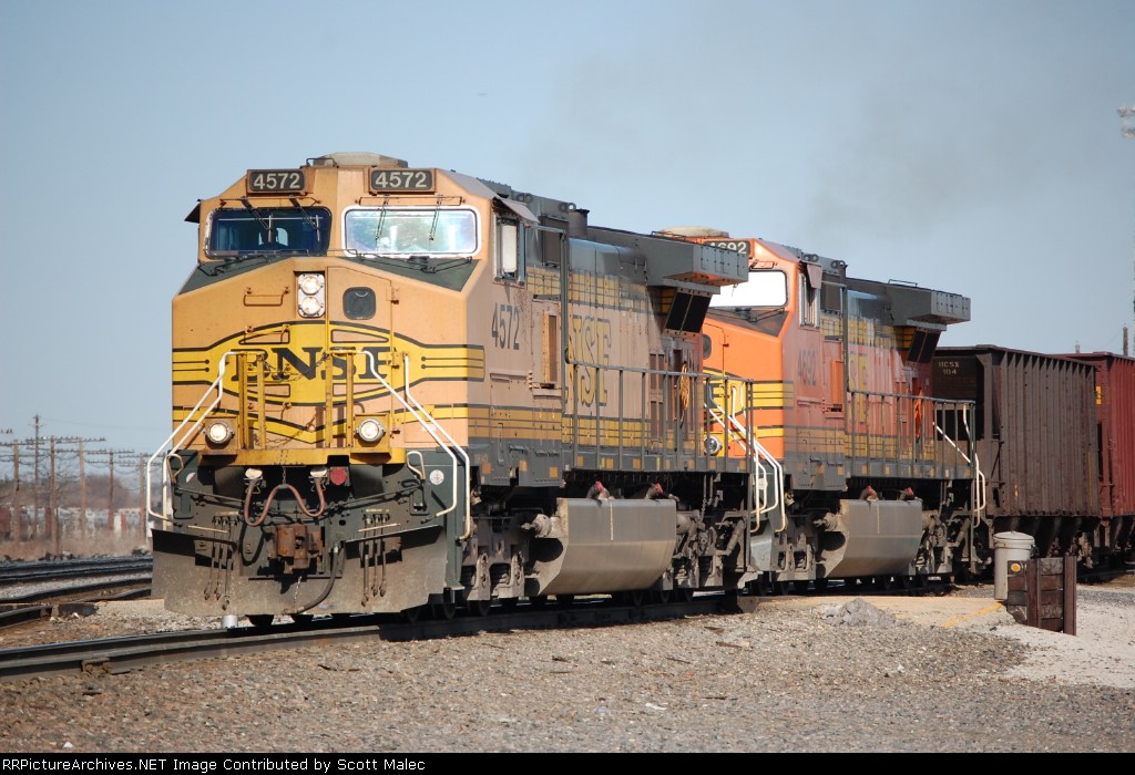 BNSF 4572 & 4692